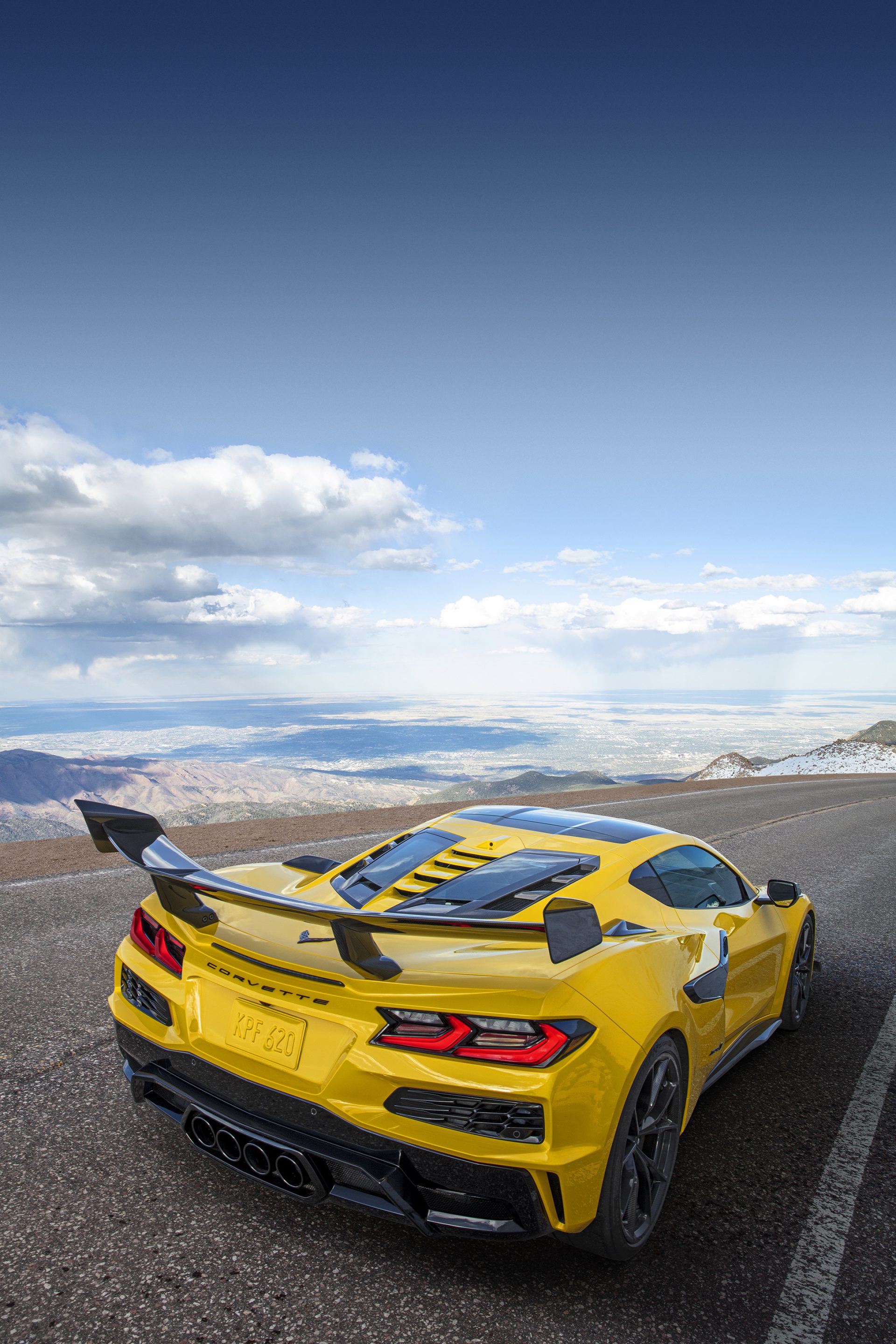 2025 Corvette ZR1 Sets Astonishing Top Speed Record - Gearhead Daily