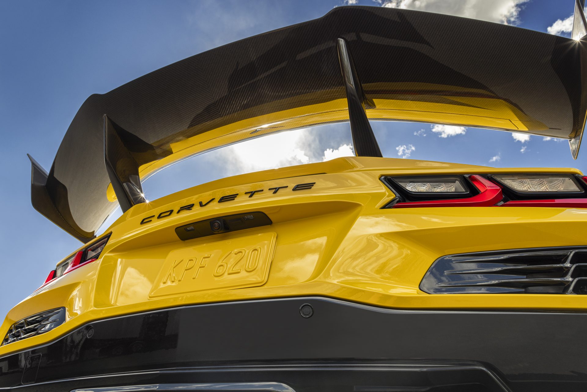 2025 Chevrolet Corvette ZR1 Revealed With Over 1,000 Horsepower ...