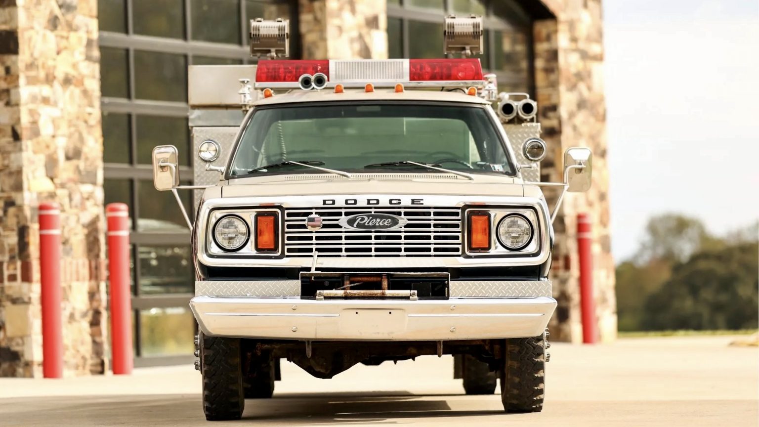 Rare 1978 Dodge W400 Fire Truck Hits the Auction Block - Gearhead Daily