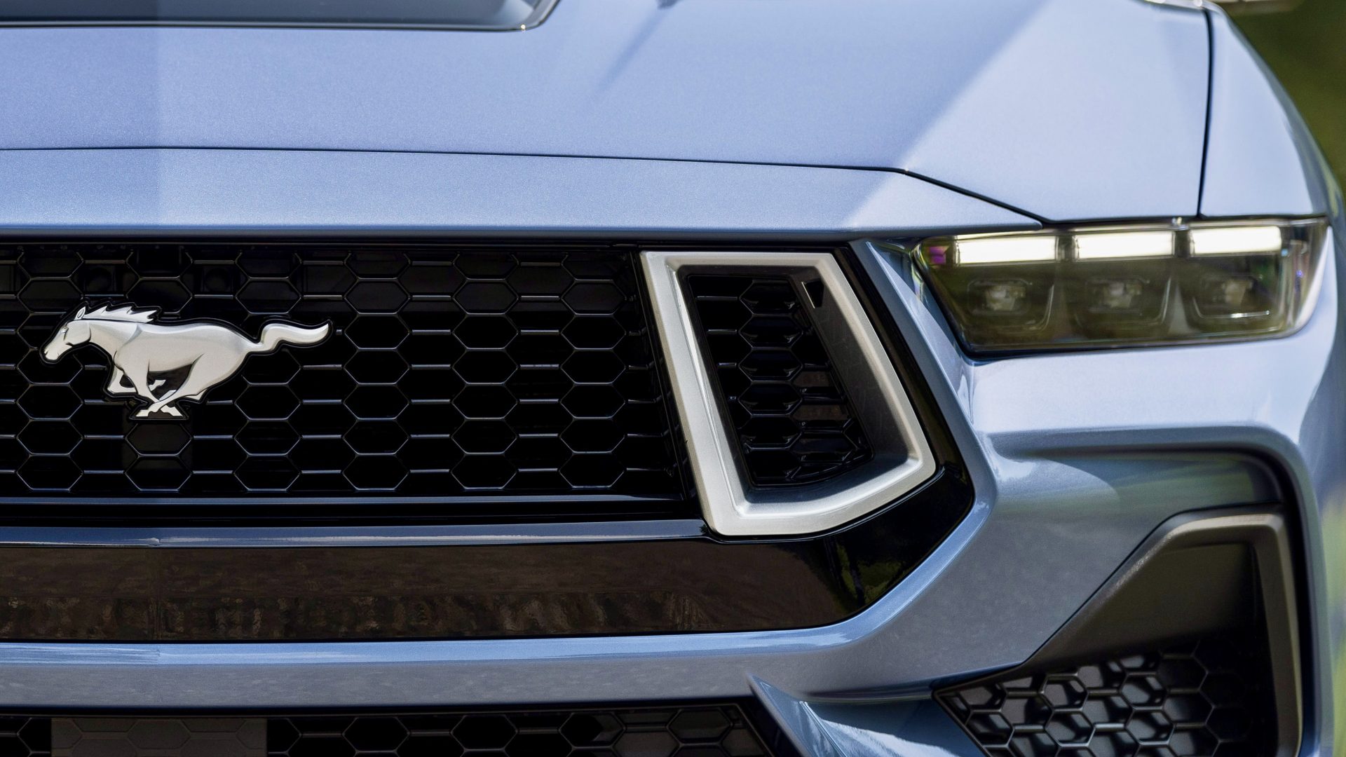 Timeless Tribute: 2025 Ford Mustang GT 60th Anniversary Edition ...