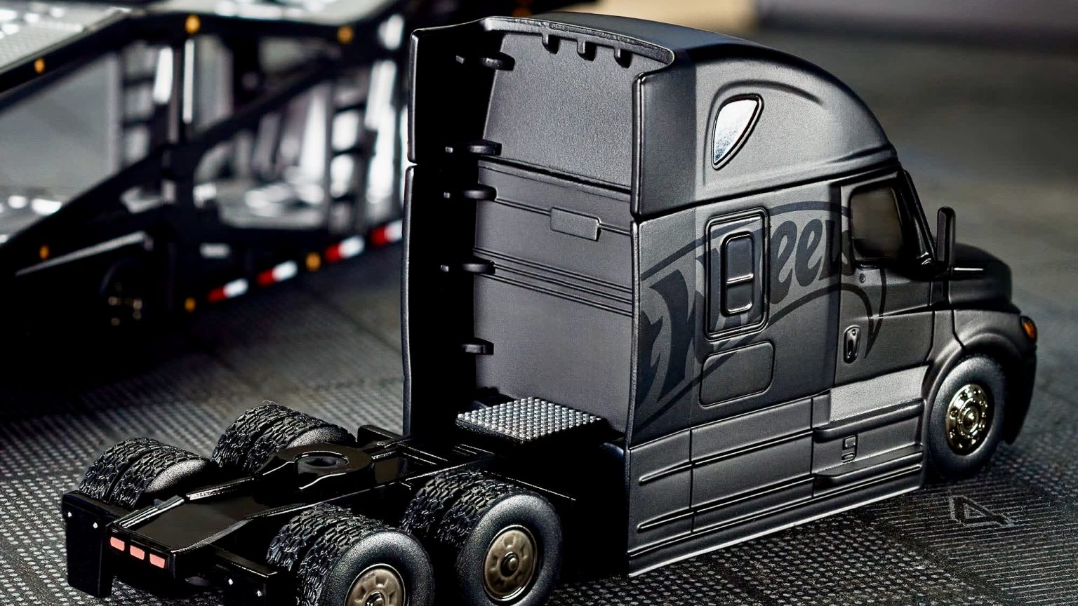 Hot Wheels Elite 64 Freightliner Cascadia