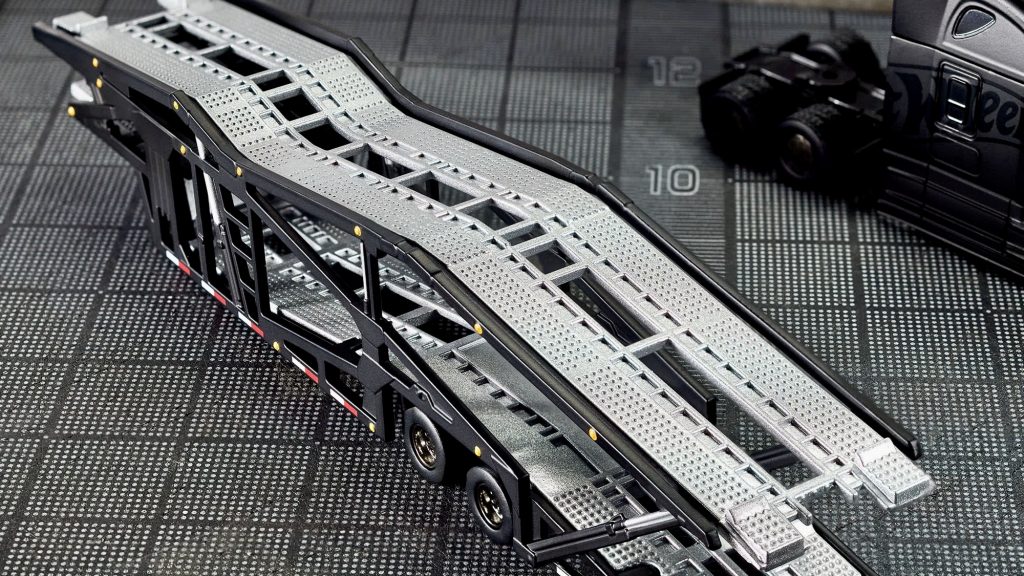Hot Wheels Elite 64 Freightliner Cascadia