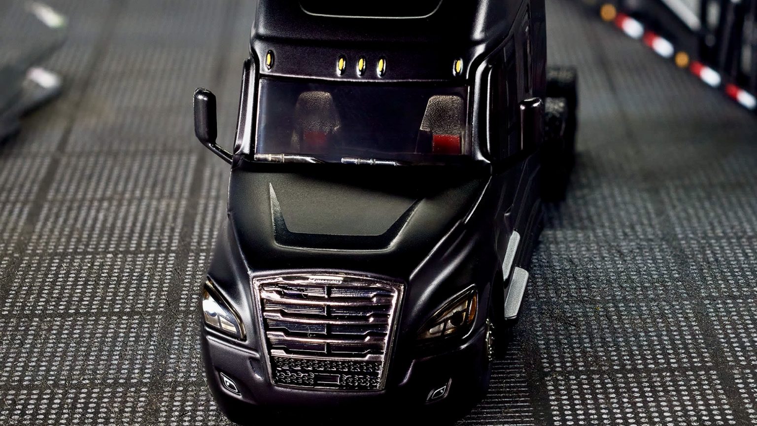 Hot Wheels Elite 64 Freightliner Cascadia